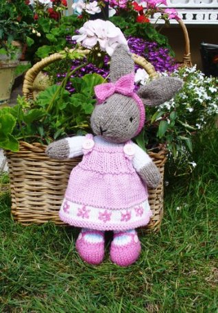 knitting pattern for Bunty rabbit by Debi Birkin