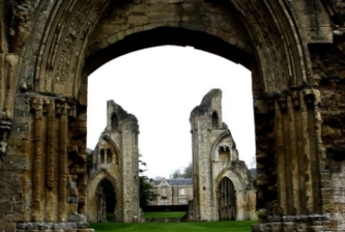 Dissolution (Matthew Shardlake, #1) by C.J. Sansom