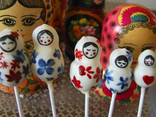 Pop Bakery: 25 Recipes for Delicious Little Cakes on Sticks by Clare O ...