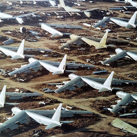 Dead Tech. A Guide to the Archaeology of Tomorrow by Manfred Hamm ...