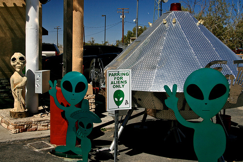 The Close Encounters Man: How One Man Made the World Believe in UFOs by ...