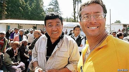 The Barefoot Surgeon: The inspirational story of Dr Sanduk Ruit, the ...