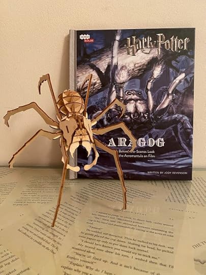 IncrediBuilds: Harry Potter: Aragog Deluxe Book and Model Set by Jody ...