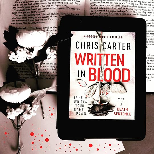 Written in Blood (Robert Hunter, #11) by Chris Carter