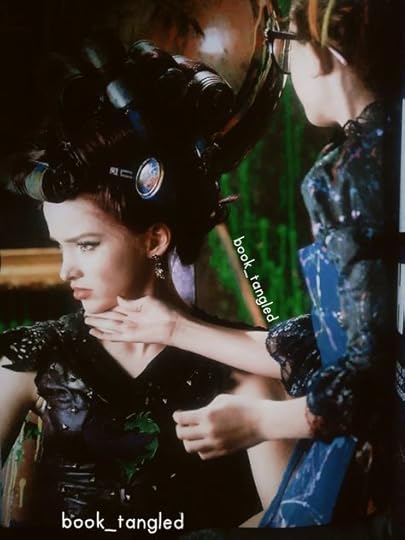 Descendants: Evie's Guide to Isle Style by Media Lab Books | Goodreads