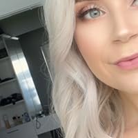 The Revered and the Pariah (Fae of Alastríona, #2) by J.E. Reed | Goodreads