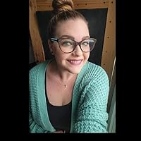 She Reads Truth: Holding Tight to Permanent in a World That's Passing ...