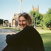 A Yellow House by Karien van Ditzhuijzen | Goodreads